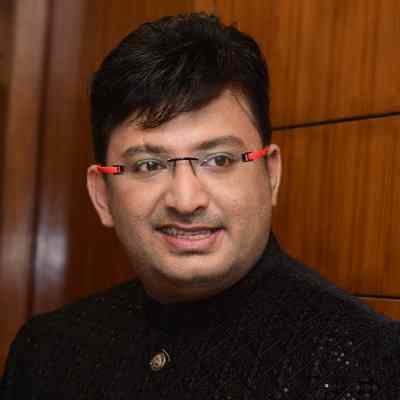 Bimal Bhatt's Instagram, Twitter & Facebook on IDCrawl